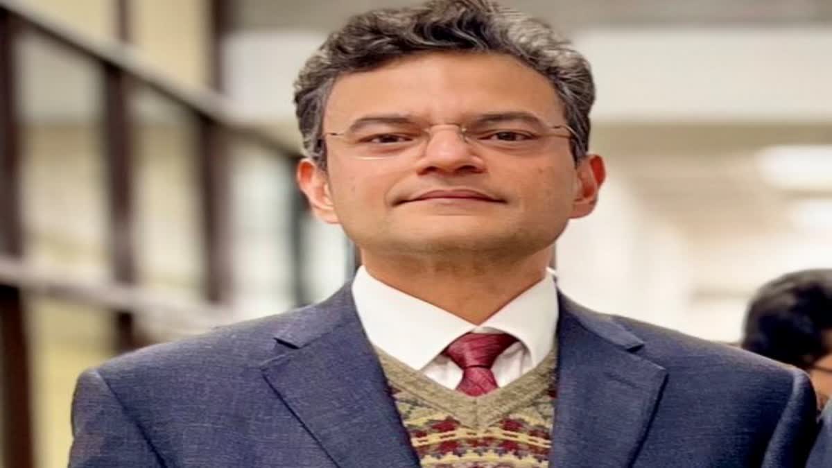 कोर्ट की अवमानना के मामले में लेखक आनंद रंगनाथन बरी, जज पर की थी टिप्पणी