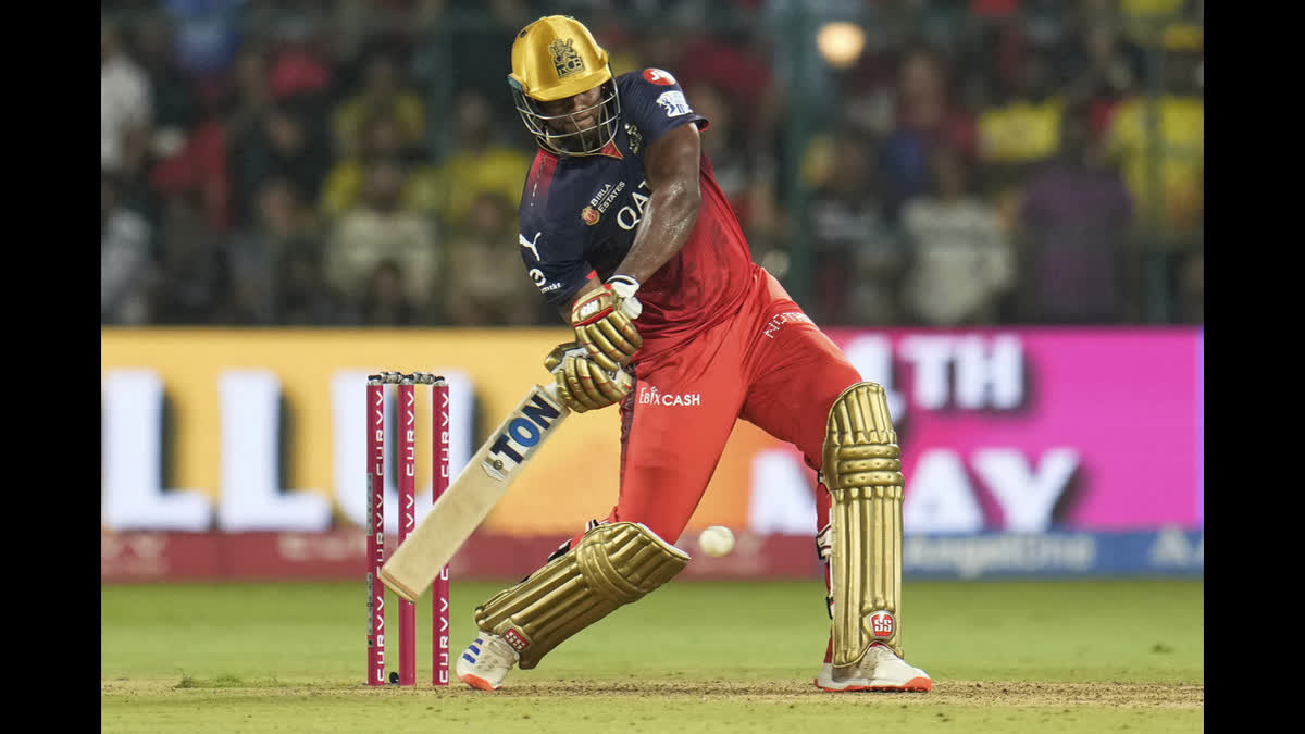 Romario Shepherd Records Fastest Fifty By RCB Player, CSK Need 214-Run ...