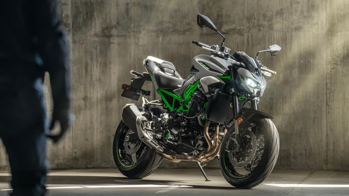 भारत में लॉन्च हुई नई Kawasaki Z900 नेकेड स्पोर्ट्स बाइक, जानें क्या है ...