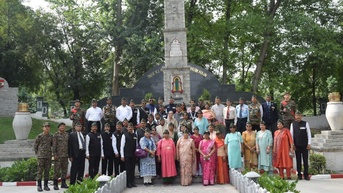 Honouring Kargil Heroes: Veterans And Veer Naris Visit Chinar Corps ...