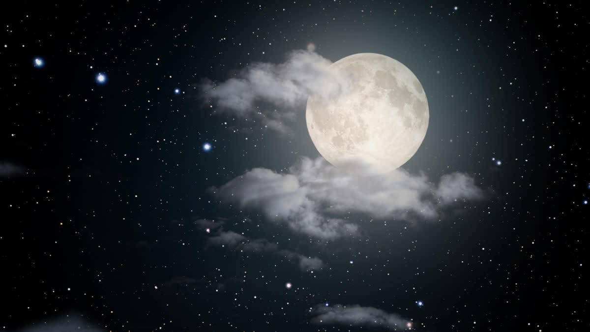 Feeling Off Around The Full Moon? Here's How The Moon's Phases Shape ...