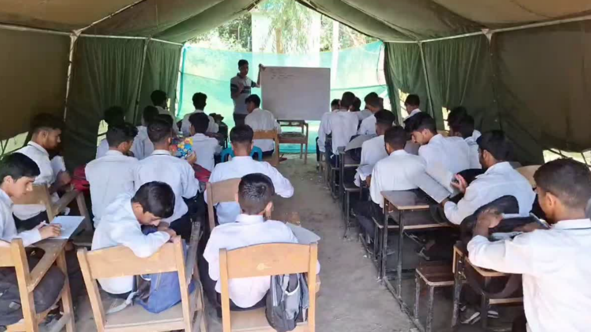 Education in India غیر حقیقی خواہشات: کامن اسکول سسٹم اور ہندوستان میں ...