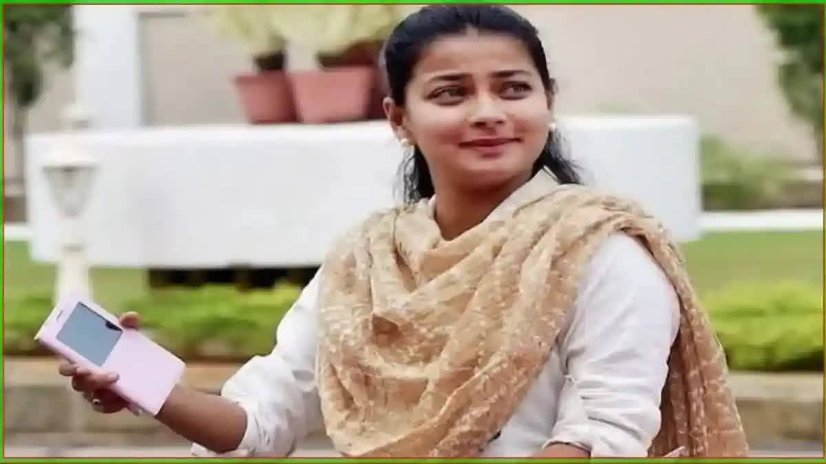 Congress MP Praniti Shinde Says MVA Stable, Unlike Chaotic Mahayuti