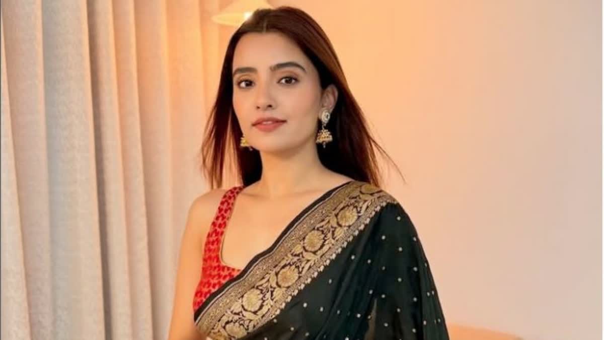 రుక్సార్ ధిల్లాన్ రిక్వెస్ట్- అలా ఉన్నప్పుడు ఫొటోలు తీయొద్దంట!