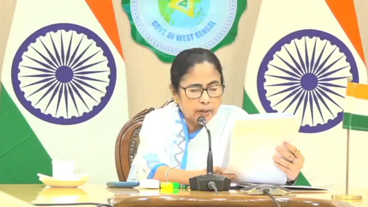 আতঙ্কিত হবেন না, এখন কাঁধে কাঁধ মিলিয়ে লড়াই করার সময়, নবান্ন থেকে ...