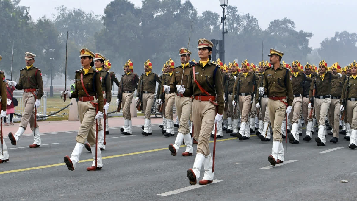 On International Women’s Day, Railways To Equip Female RPF Personnel ...
