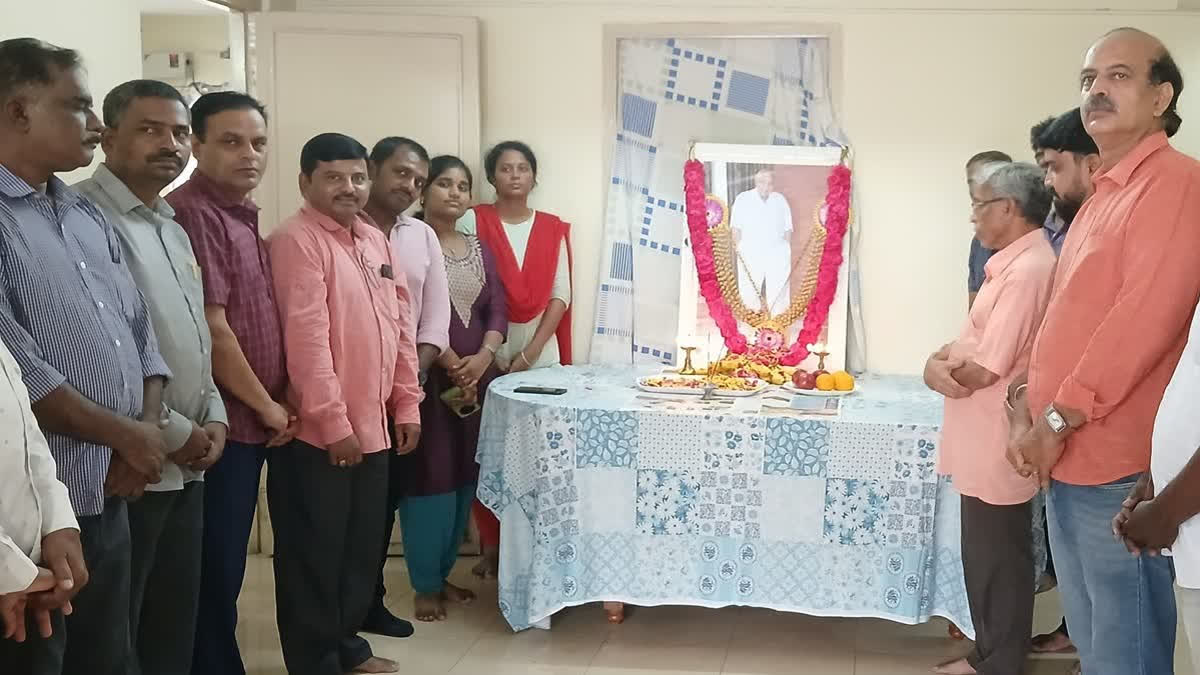 Tributes Pour In For Ramoji Rao On First Death Anniversary At Chennai ...