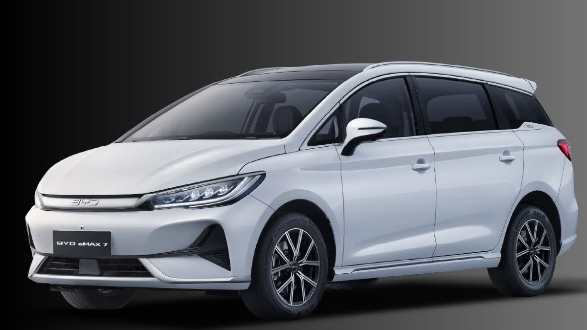 BYD eMAX7 सीटर फॅमिली इलेक्ट्रिक कार लॉन्च, फक्त 51 हजारात करा बुक