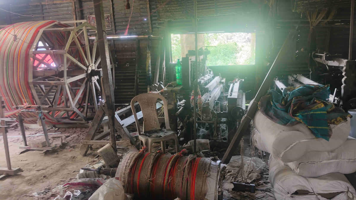 The Last & Lost Looms Of Gangarampur: WB Weavers Stare At Darkness As ...
