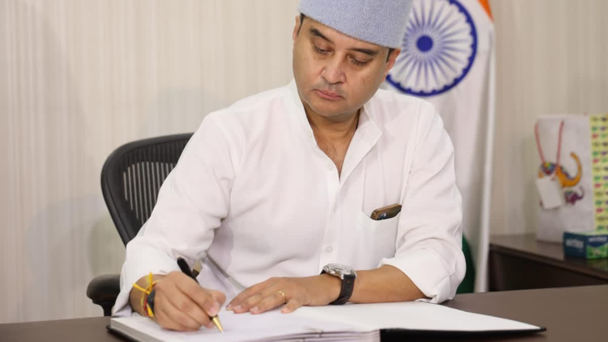 Scindia Takes Charge as Communications Minister; Highlights Key Role of ...