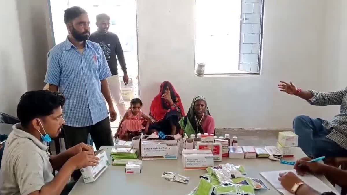 दतिया में अचानक अस्पातल में भर्ती हो गए 150 लोग, डॉक्टरों की टीम ने ...