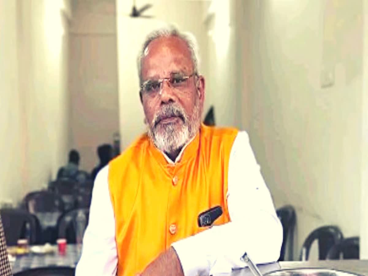 Modi Hamshakal Video: અહીંયા મોદીના ડુપ્લિકેટ પાણીપુરી વેચે છે, જુઓ ...