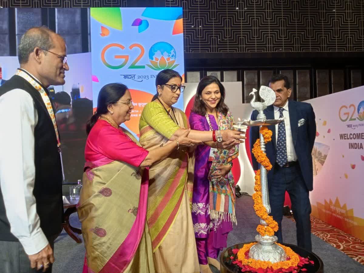 Agra G20 Summit: महिला सशक्तीकरण पर मंथन शुरू, केंद्रीय मंत्री स्मृति ...
