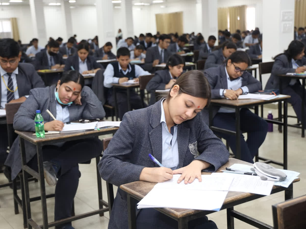 CISCE BOARD EXAM : अंग्रेजी के पेपर के साथ शुरू हुए सीआईएससीई बोर्ड ...