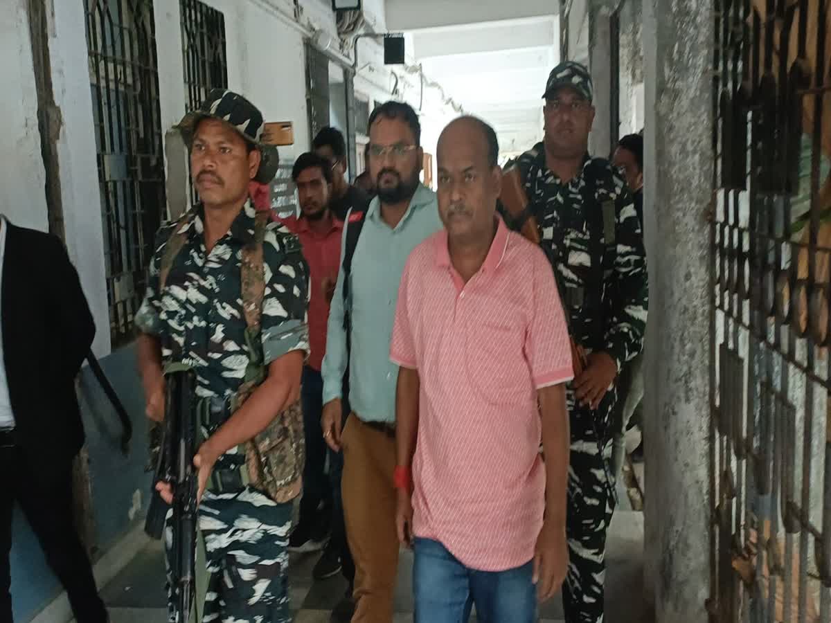 पंकज मिश्रा के करीबियों पर शिकंजा, भारी पड़ा हिरासत में मिलना, बिजली ...