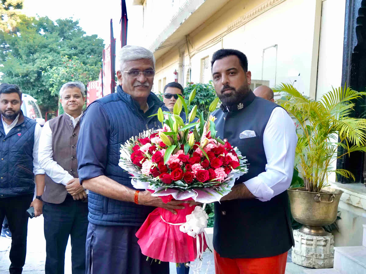 Mewar Politics:लक्ष्यराज सिंह मेवाड़ से गजेंद्र सिंह शेखावत की मुलाकात ...