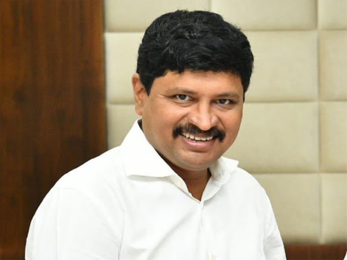 సీఎం కేసీఆర్ పుట్టినరోజు కానుకగా.. అదిరిపోయే గిఫ్ట్ ఇచ్చిన ఎంపీ సంతోష్ ...