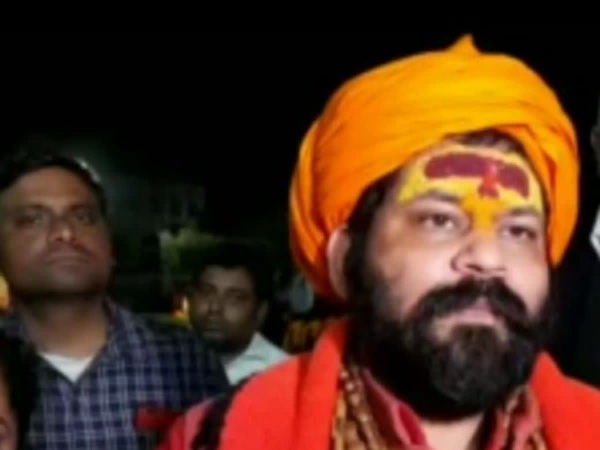 Prayagraj News महंत राजू दास बोले स्वामी प्रसाद मौर्य सामाजिक