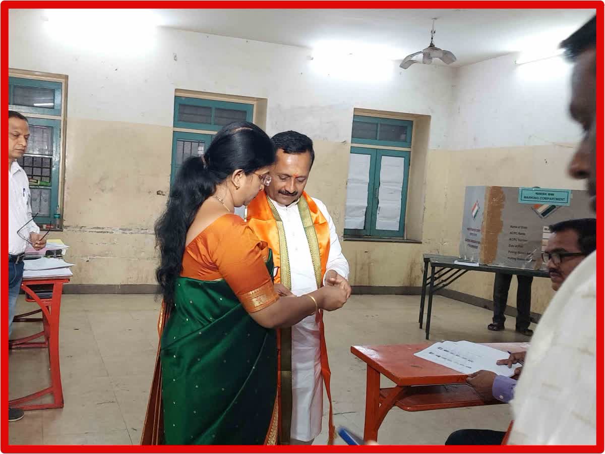 Kasba By Election: बाप्पाचा मलाच आशीर्वाद.. जास्तीत जास्त मतधिक्याने ...