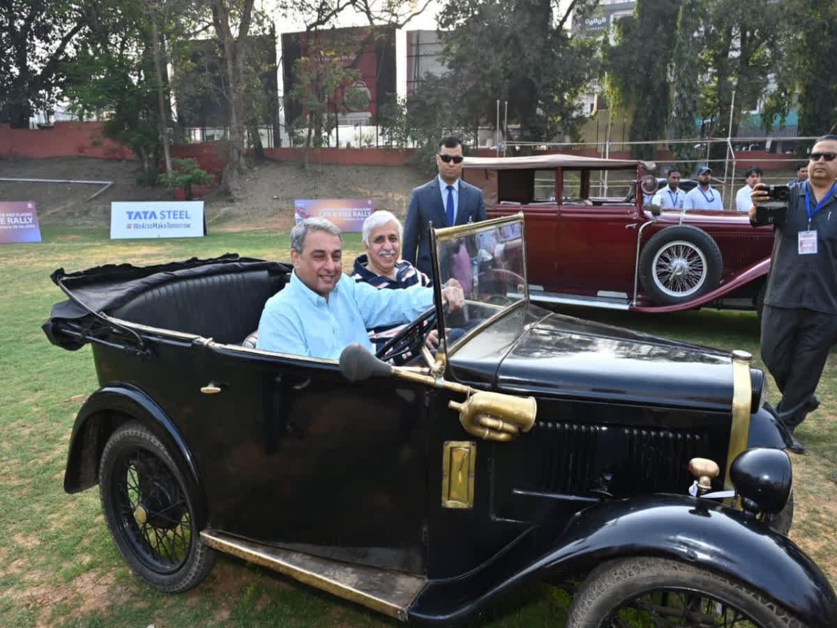 Vintage Car and Bike Rally: जमशेदपुर में विंटेज गाड़ियों की रैली, टाटा ...