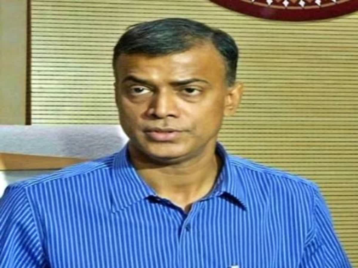 Patna News: नीतीश के चहेते अफसर आनंद किशोर से छिना तेजस्वी के विभाग का प्रभार, पटना मेट्रो के MD ...