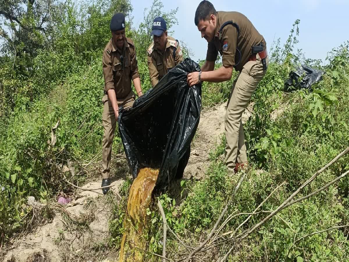 Laksar Forest में बन रही थी कच्ची शराब, पुलिस ने ड्रोन की मदद से मारा ...