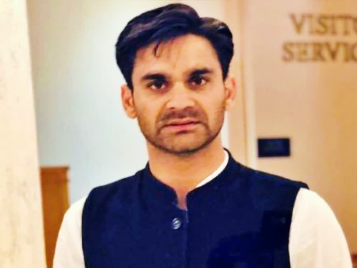 JK govt directed to administer oath to PDP's Waheed Para as DDC member ...