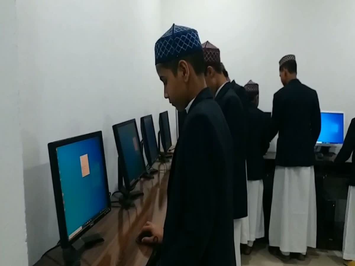 Computer Lab at Madrasa Tuba بھوپال کے مدرسہ طوبیٰ میں کمپیوٹر لیب کا افتتاح, inauguration of ...
