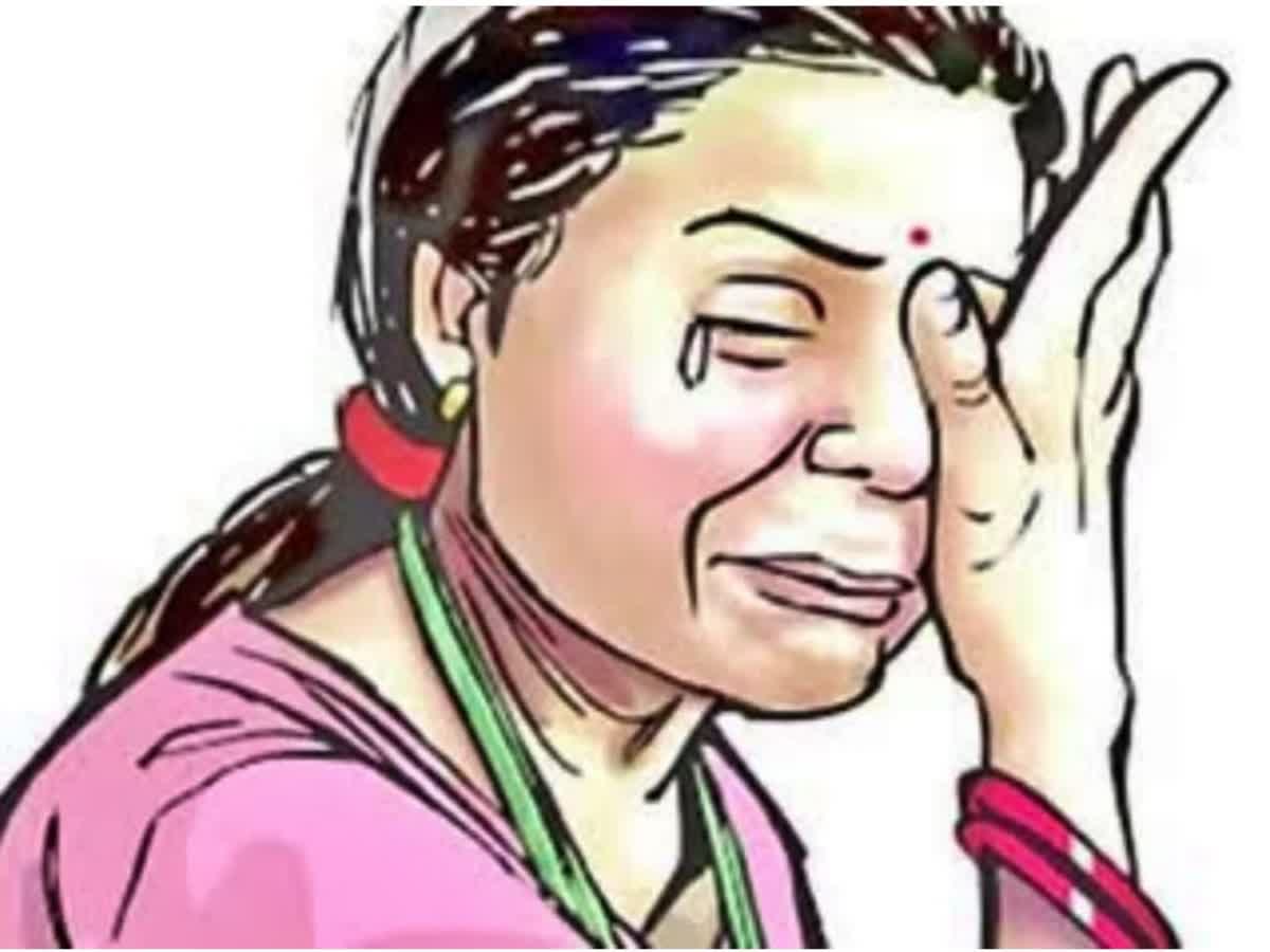 Brother Tied Up Sister And Beat کٹیہار میں بھائی نے بہن کو کھونٹی سے