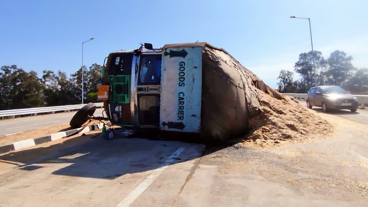Three Killed, Over 30 Injured As Tractor Trolley Overturns In MP