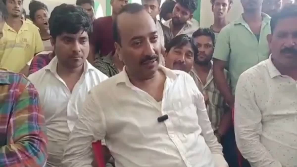 सिवान कोर्ट ने खान ब्रदर्स के छोटे भाई रईस खान को किया रिहा, सिपाही ...