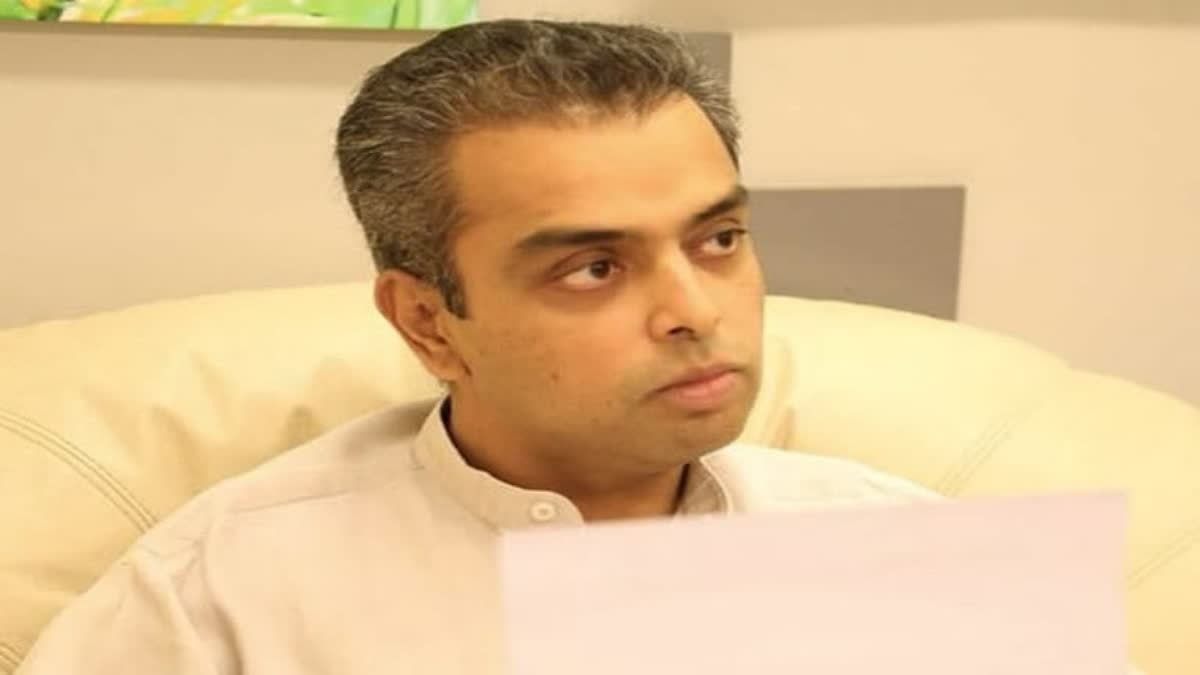 Milind Deora ends 55-year-old family legacy with Congress