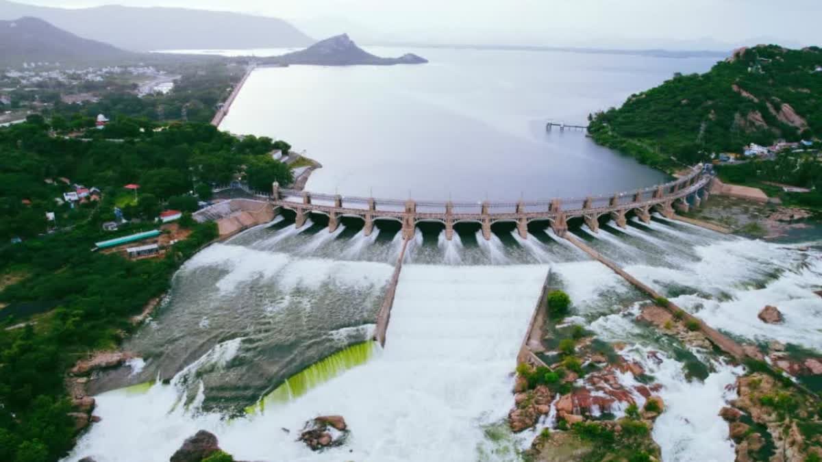 நீர்வரத்து குறைவு எதிரொலி: மேட்டூர் அணையில் உபரி நீர் திறப்பு நிறுத்தம்!