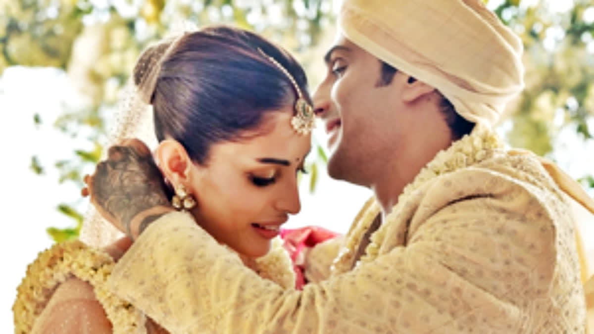 Prateik Babbar Marries Priya Banerjee, Excludes Babbar Family From ...