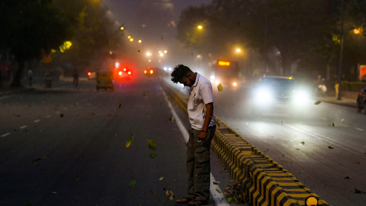Dust, Heat And Disruption: Delhi-NCR Chokes Under Sudden Dust Storm ...