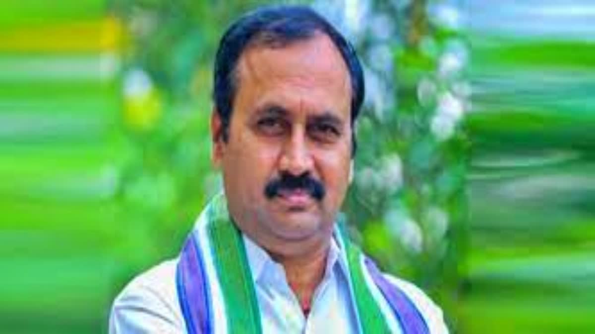 రాజీనామా తర్వాత పార్టీ నేతలతో తొలిసారి భేటీ అయిన ఆర్కే Alla Rama Krishna Reddy Met Ysrcp