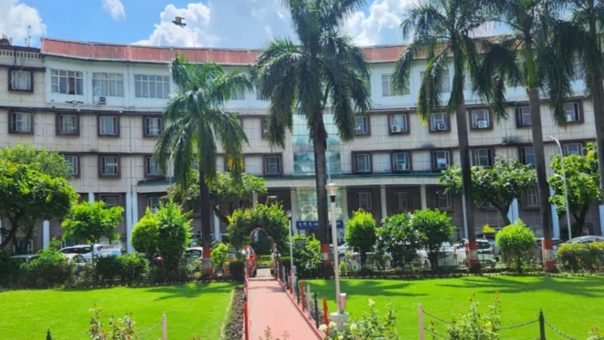 ईटीवी भारत की खबर का असर, न्याय के लिए 'दो मुट्ठी चावल' के आदेश पर देना ...