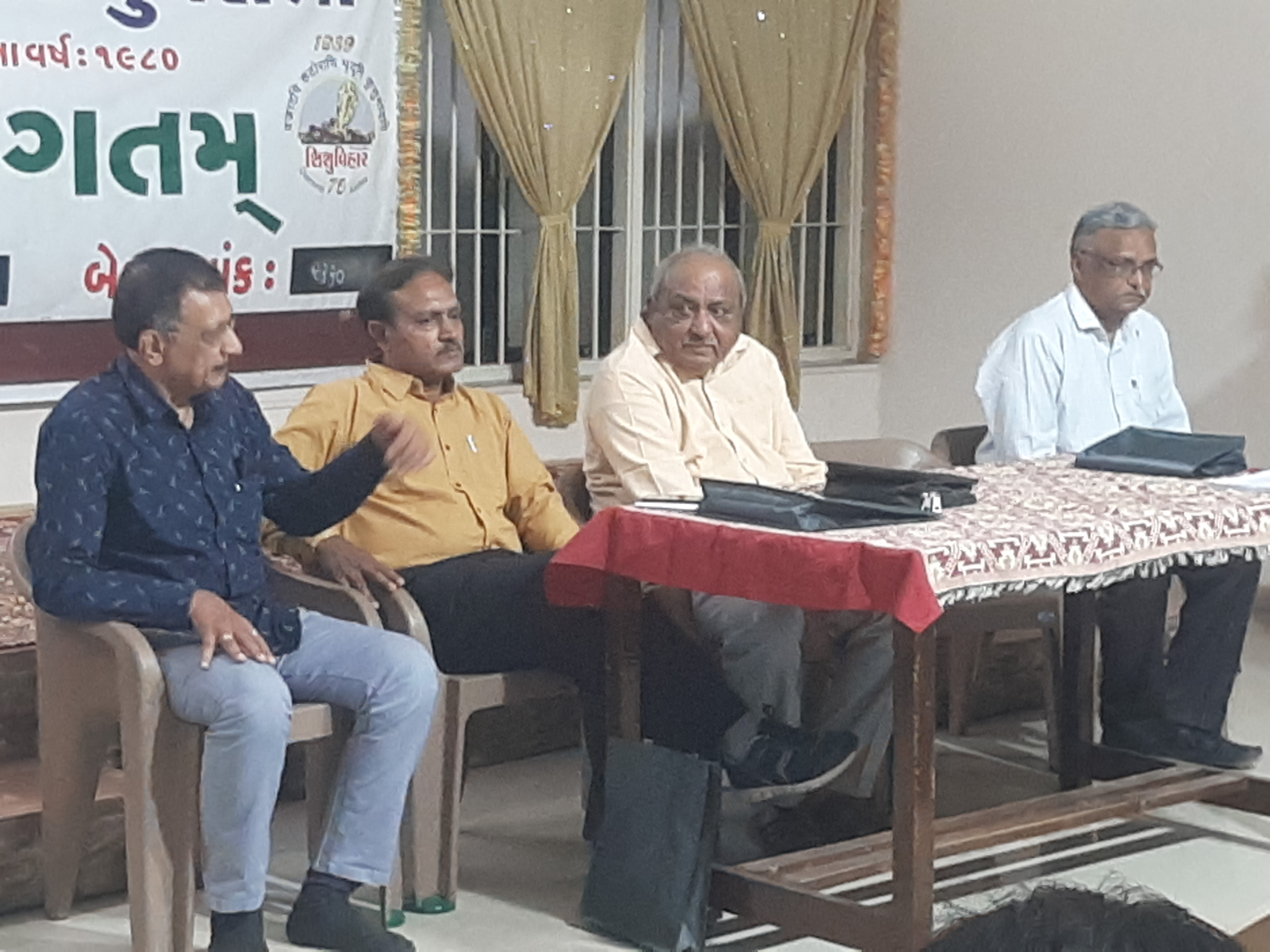 'વર્ષો પહેલા કેમ રચાતી હતી રચનાઓ' જાણો અને મળો લેખક ભરત વિંઝુડાને...