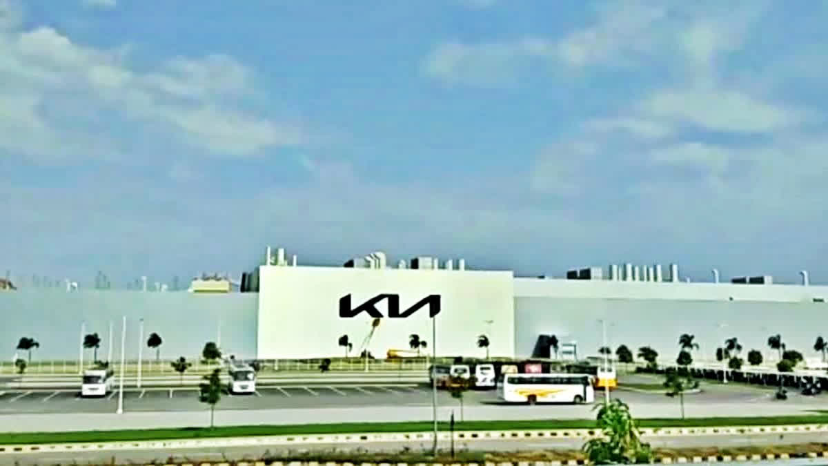 KIA Motors से 900 इंजन चोरी करनेवाला इंजीनियर गिरफ्तार, किसने-किसने ...