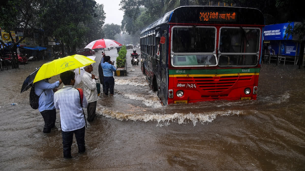 Mumbai Rain Mayhem: Govt Offices Shut; Pvt Firms Appealed To Allow Work ...