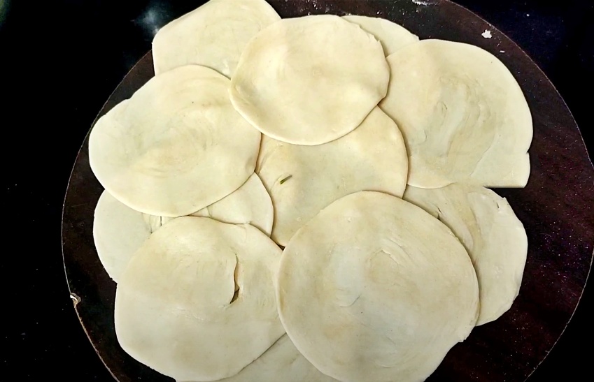 పాతకాలం నాటి స్వీట్ "ఆకు పేనీలు" - ఈ పద్ధతిలో చేస్తే పొరలు పొరలుగా ...