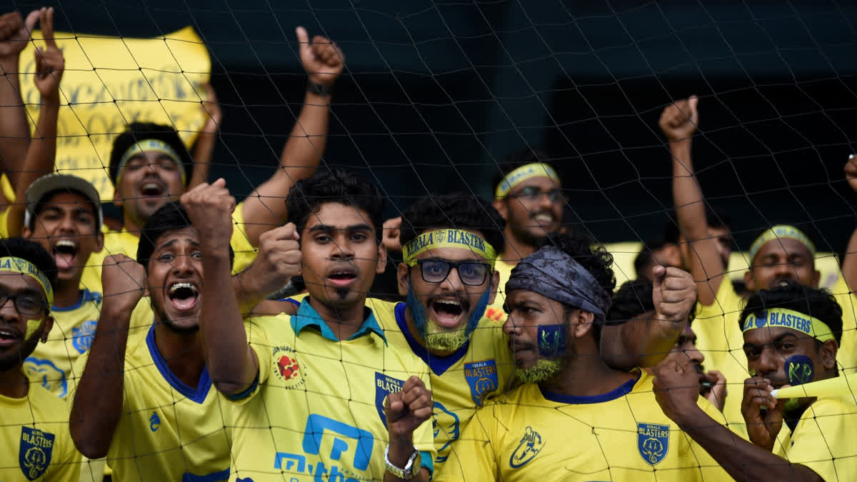 ISL 2024-25: Bottles, Stones, Wooden Logs Thrown On Pitch; Mohammedan Sporting vs Kerala ...