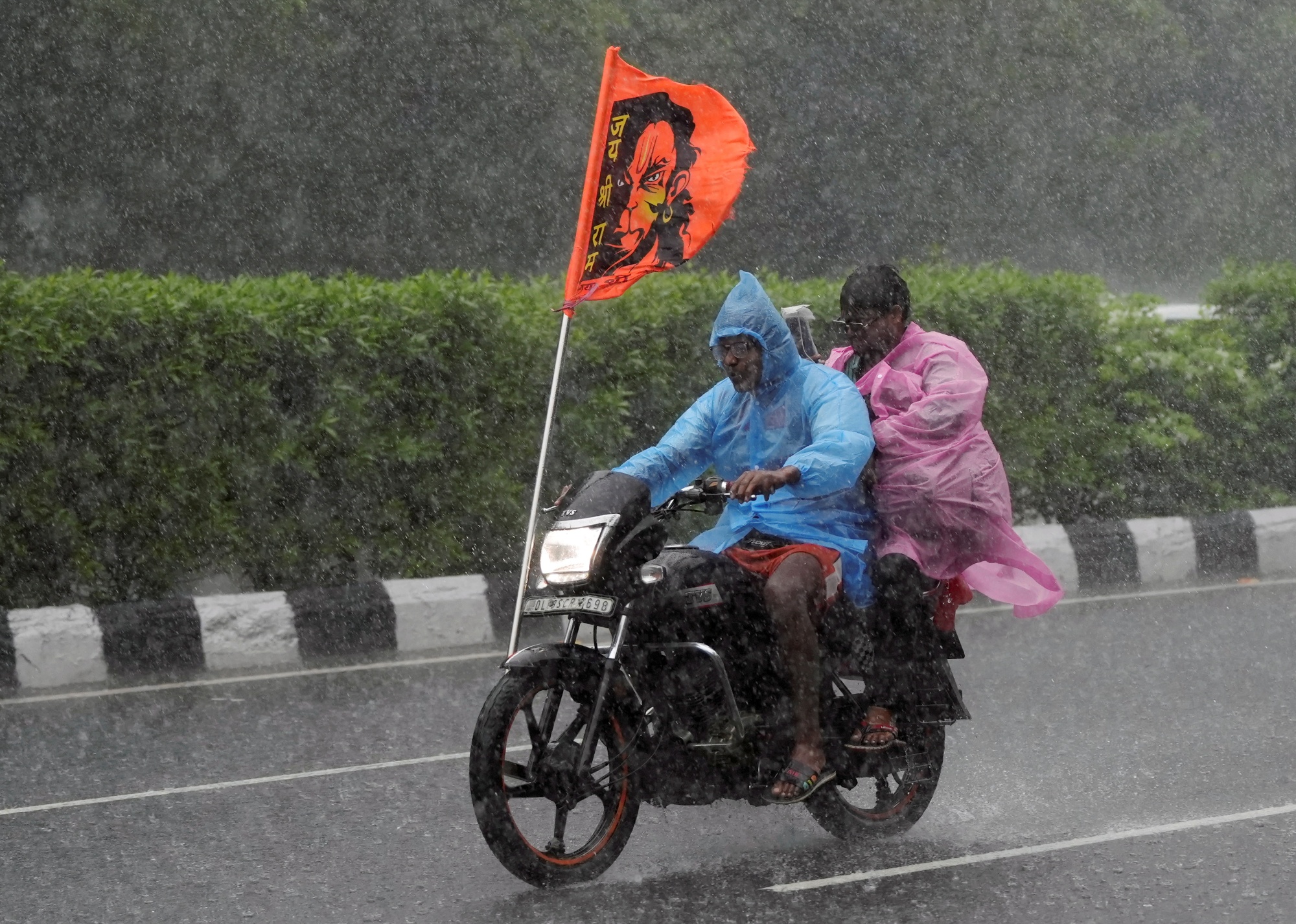 Heavy Rain Triggers Severe Waterlogging In Delhi-NCR, IMD Predicts More Showers This Week Across ...