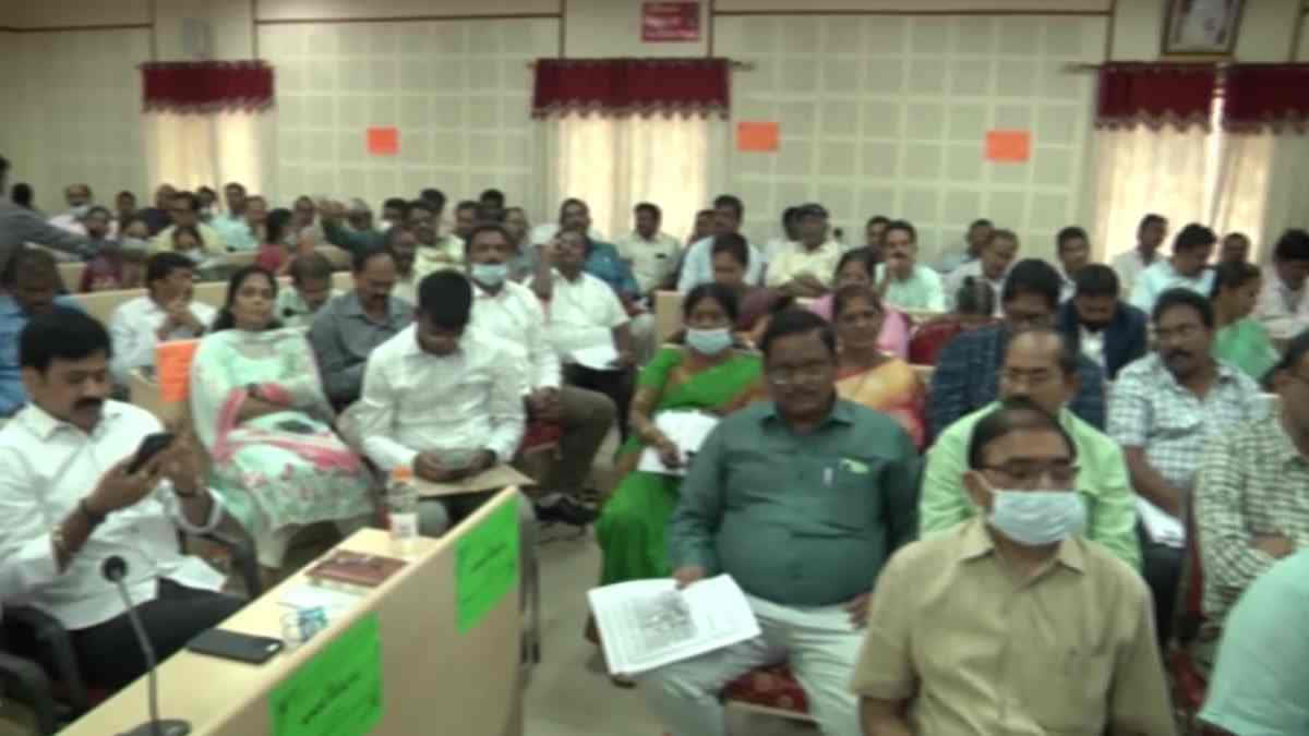 Guntur ZP Lands: రక్షించాల్సిన వారే భక్షిస్తున్నారు.. నిబంధనలకు ...