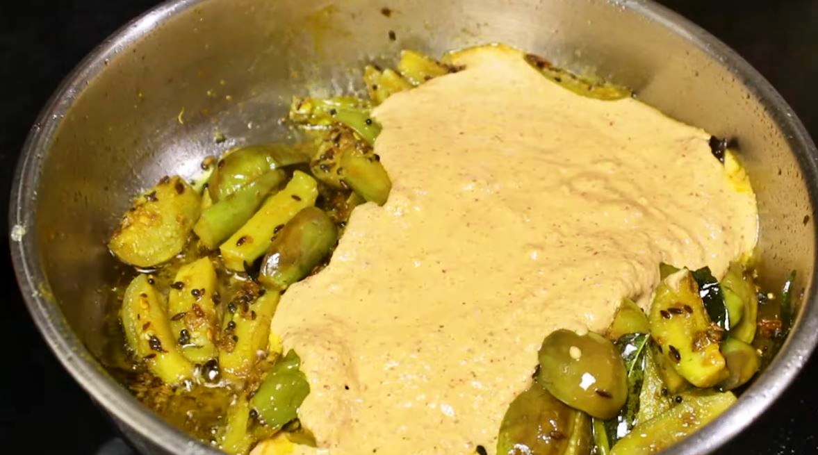 ఘుమఘుమలాడే "పెరుగు వంకాయ ఆవ కర్రీ" - వేడివేడిగా అన్నం, చపాతీల్లోకి ...