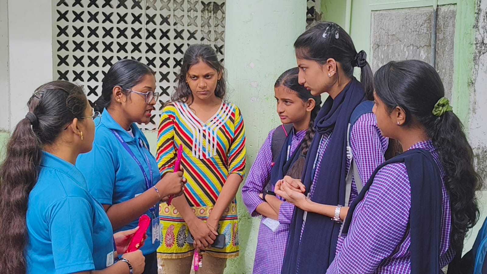 Odisha's Pharmacy Students Create Eco-Friendly Sanitary Napkins Using ...