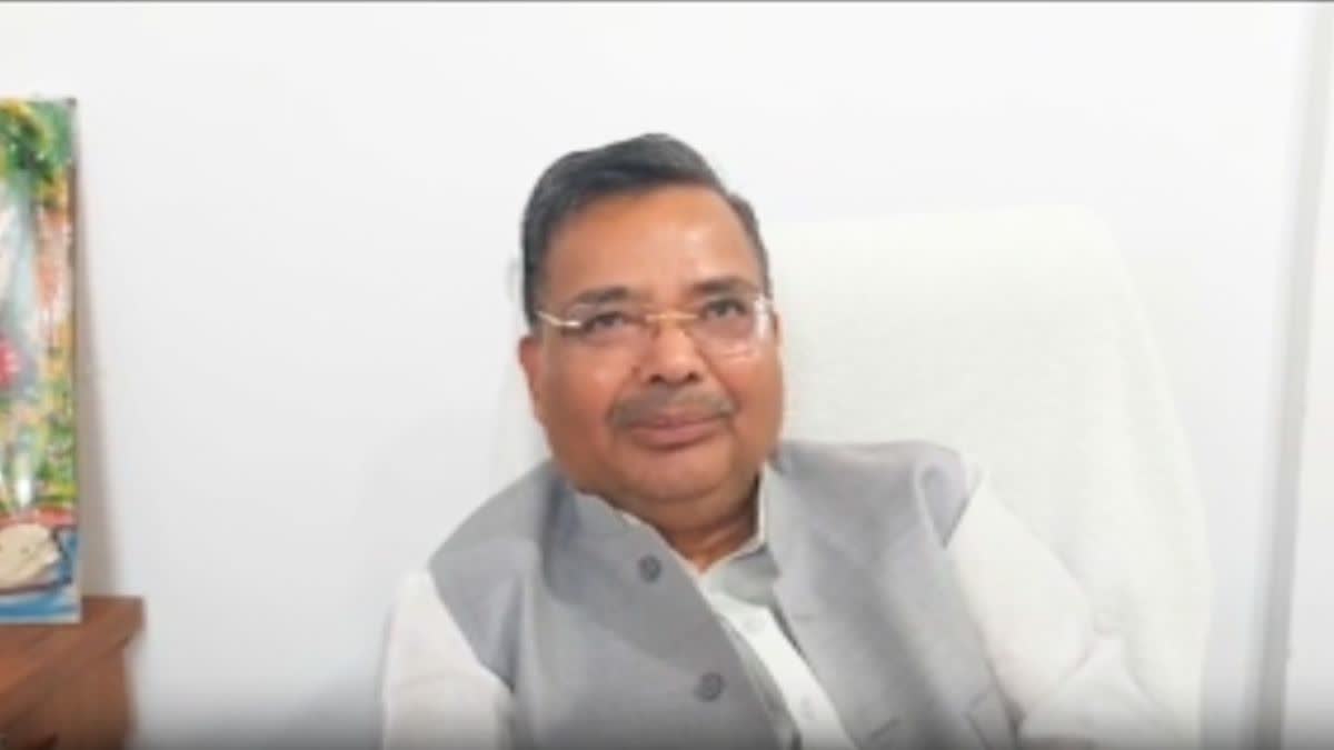 पर्यटन मंत्री जयवीर सिंह ने अखिलाश यादव पर साधा निशाना, बोले- यूपी ने ... पर्यटन मंत्री जयवीर सिंह ने अखिलाश यादव पर साधा निशाना, बोले- यूपी ने ...