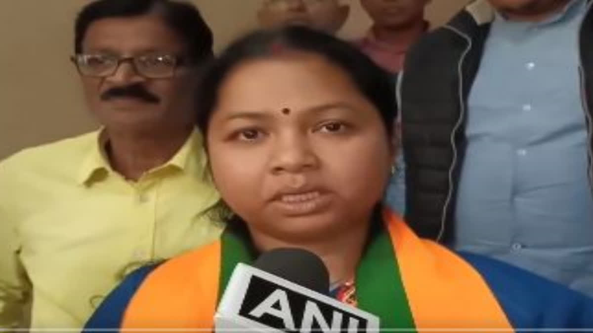 BJP's Jharkhand masterstroke, gets Congress MP Geeta Koda switch over ...