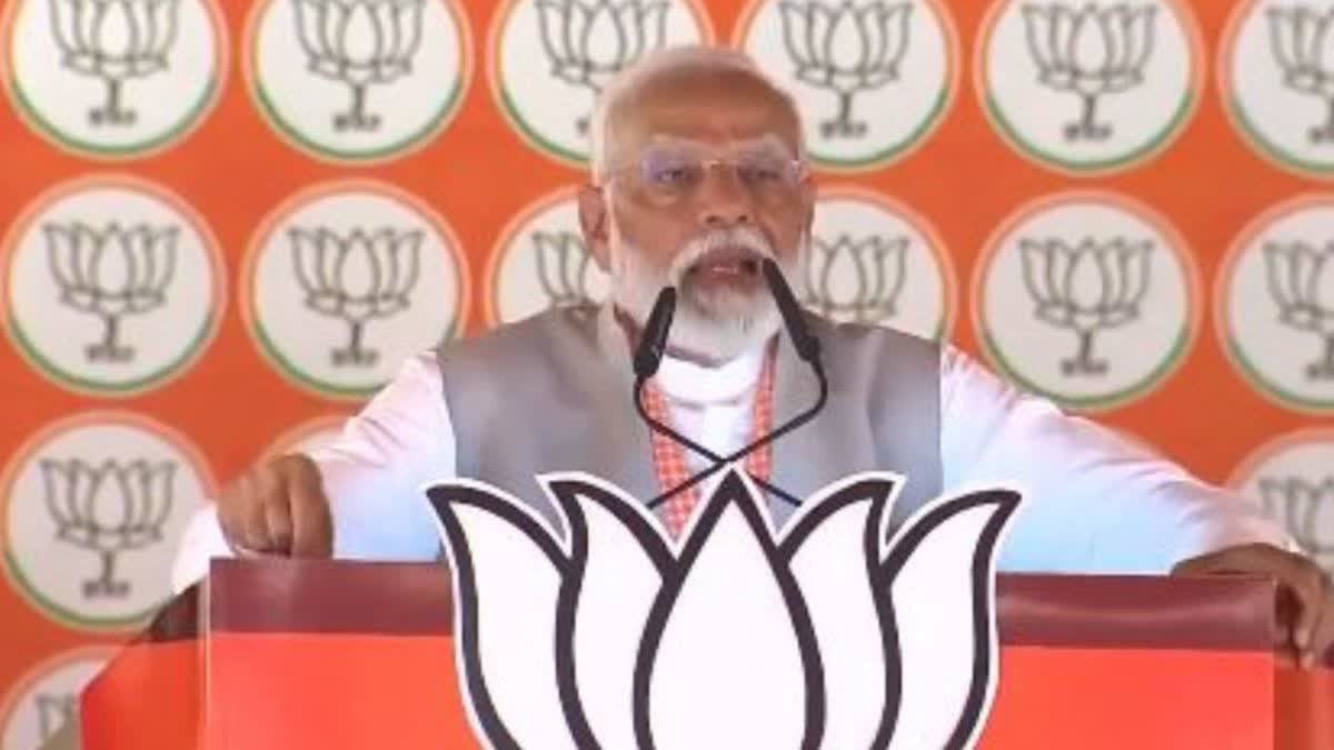 Uttar Pradesh: PM Modi Says Prayers Are Being Offered in Pakistan for ...