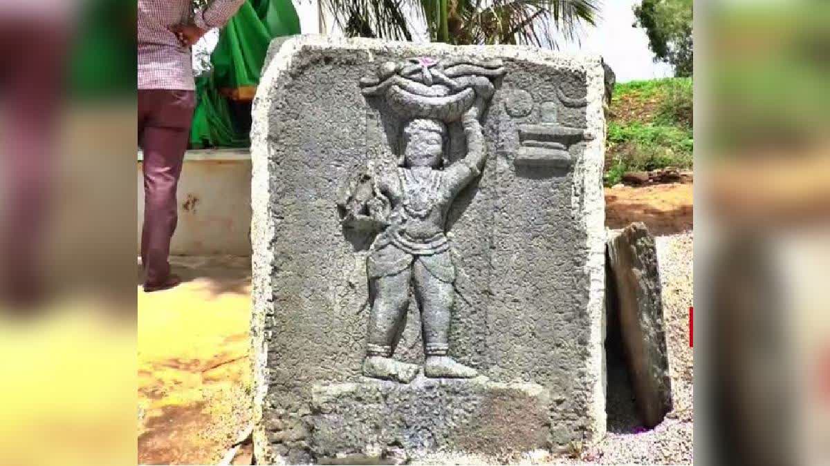 Haveri's Unique Sculpture Inscription: One Man Carried And Cremated ...